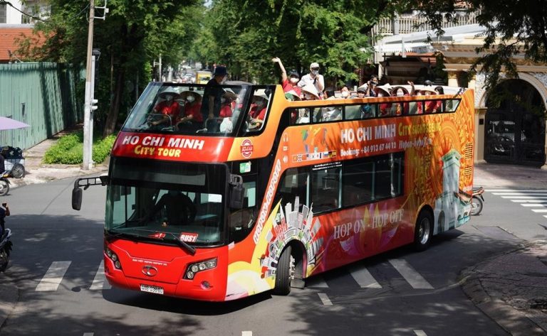 Xe buýt 2 tầng Hồ Chí Minh - Giá vé và trải nghiệm 2022